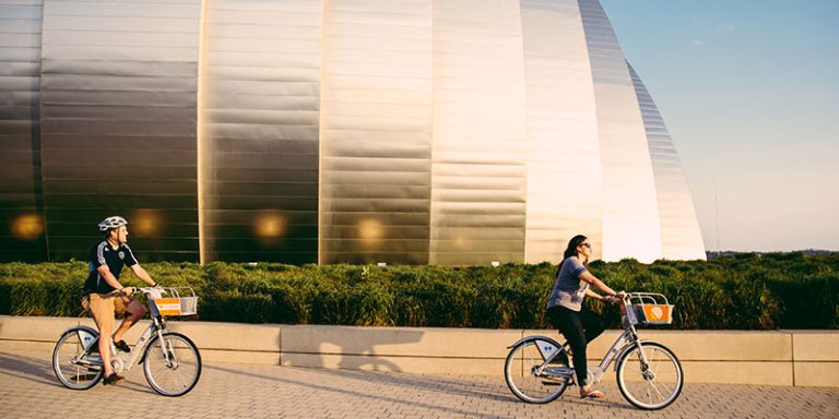 How to Ride the Kansas City Streetcar | Visit KC