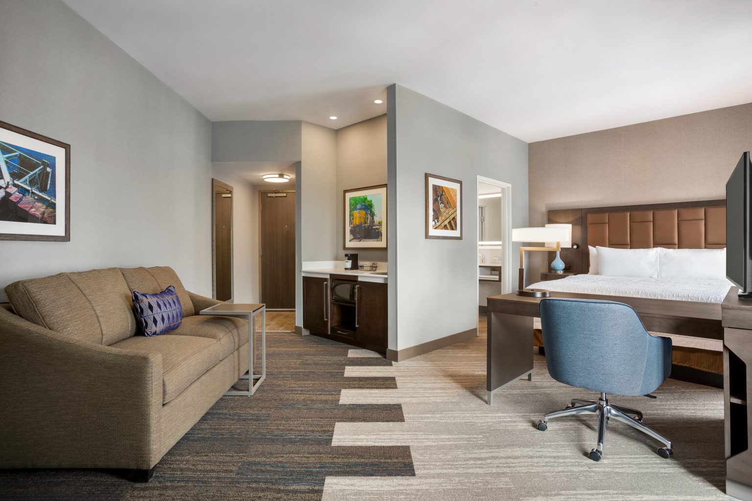 Hampton Inn & Suites Kansas City Downtown Crossroads | Visit KC