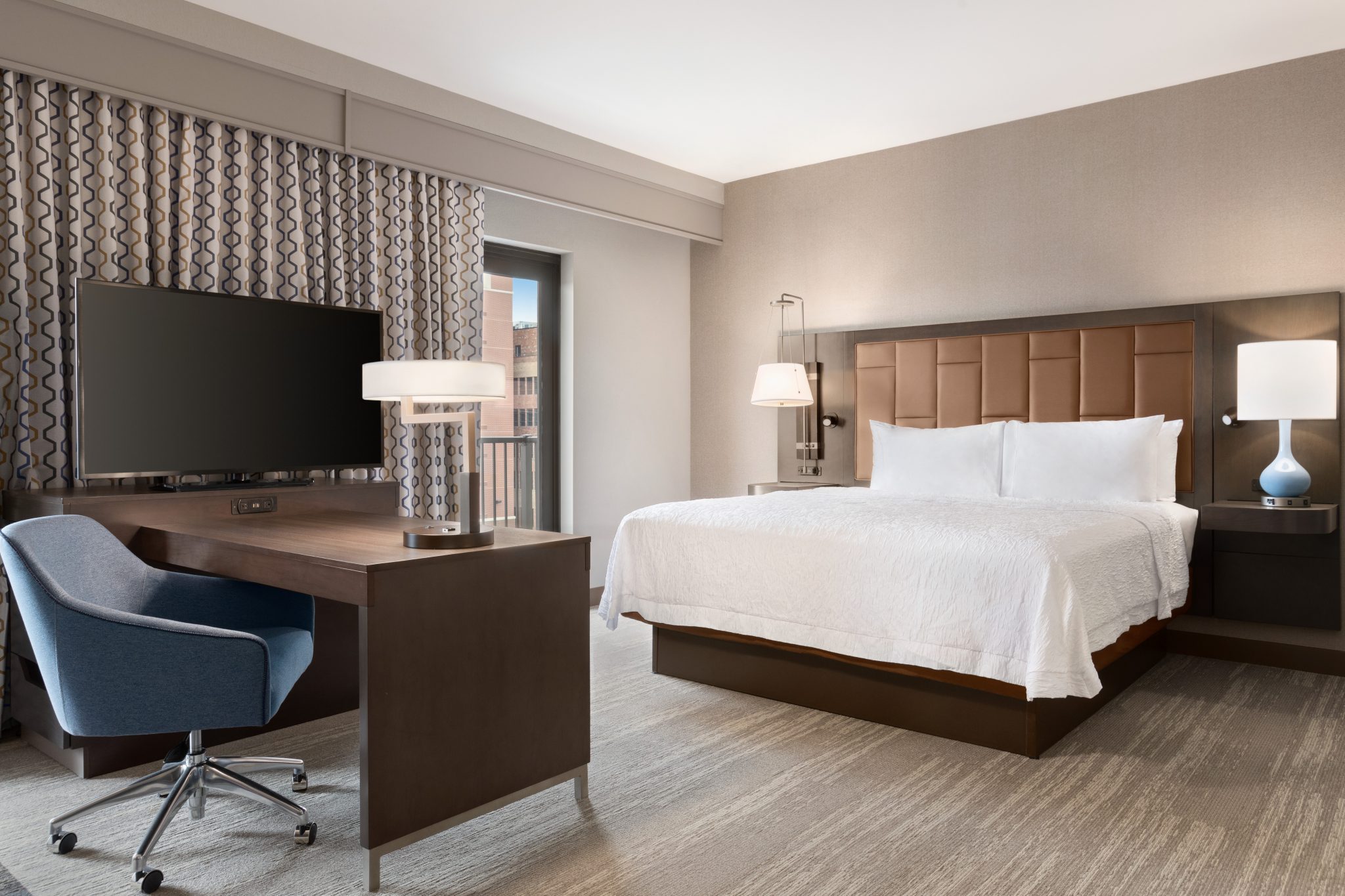 Hampton Inn & Suites Kansas City Downtown Crossroads | Visit KC