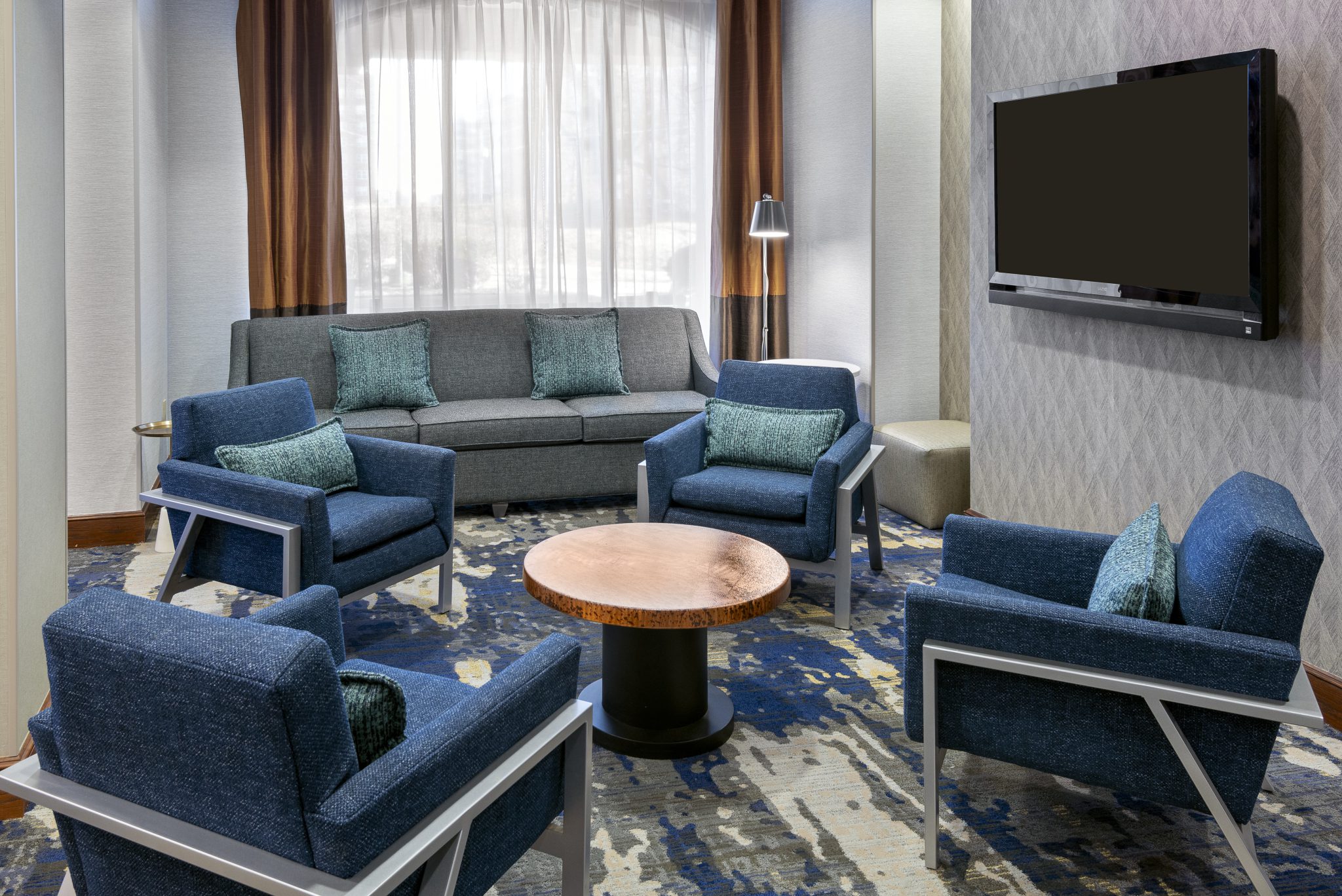 Hampton Inn & Suites Kansas City Country Club Plaza | Visit KC