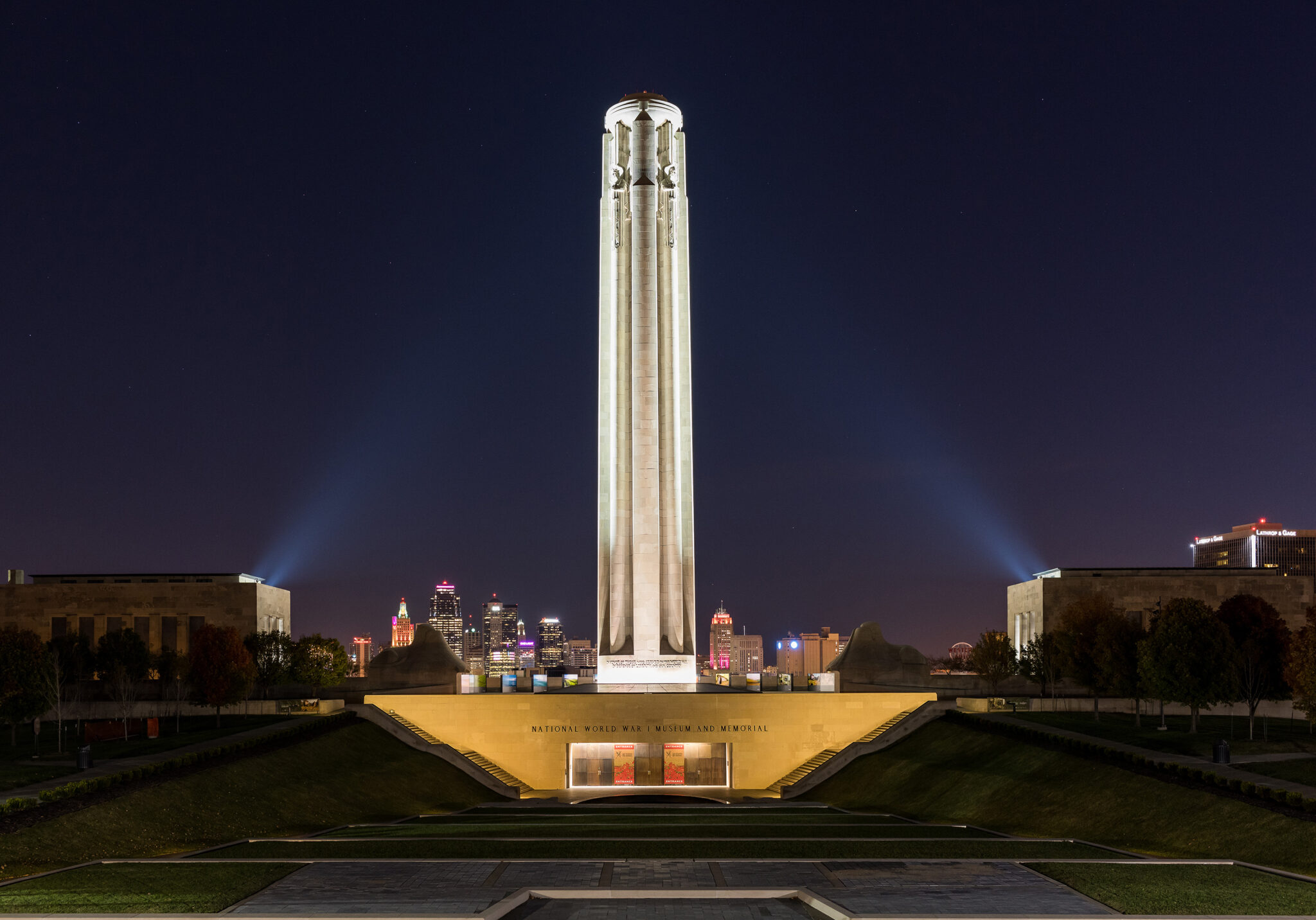 The Ultimate Guide to Exploring Crown Center | Kansas City ...